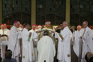 Bishop Charles Gauci ordained fifth Bishop of Darwin - Catholic Diocese of Broken Bay